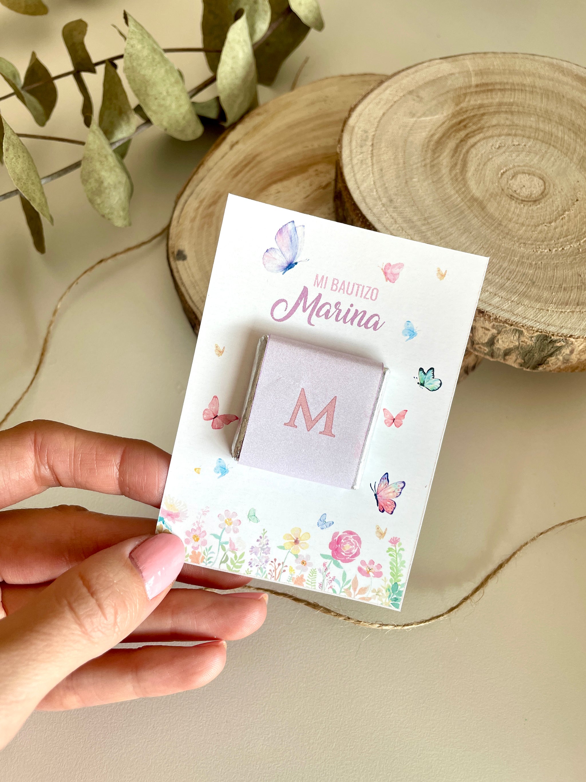Tarjeta de agradecimiento con bombón cuadrado bautizo – Meiki.es